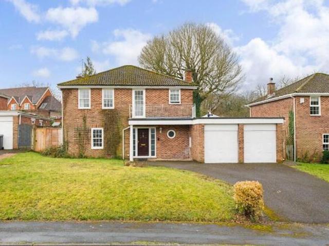 4 Bedroom House Kintbury West Berkshire 99054909