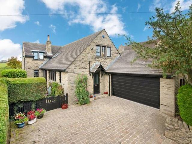 4 Bedroom House Kirklees Kirklees 99641831