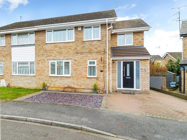 4 Bedroom House Houghton Regis Bedfordshire 98968869