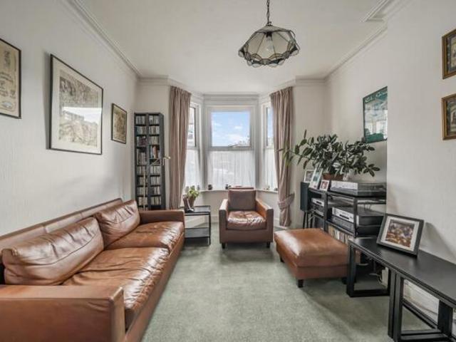 4 Bedroom House Hounslow Greater London 100503410