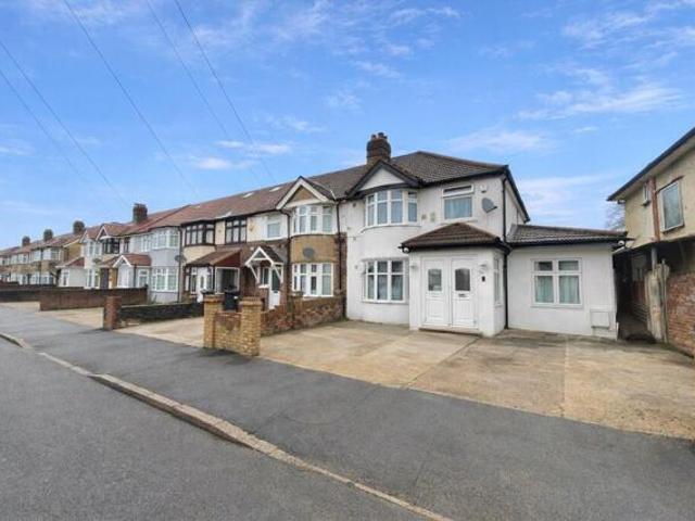 4 Bedroom House Hounslow Greater London 100881432