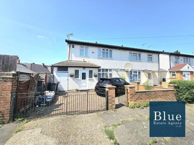 4 Bedroom House Hounslow Greater London LS99130440