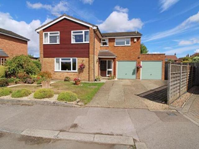 4 Bedroom House Holmer Green Buckinghamshire 98834948