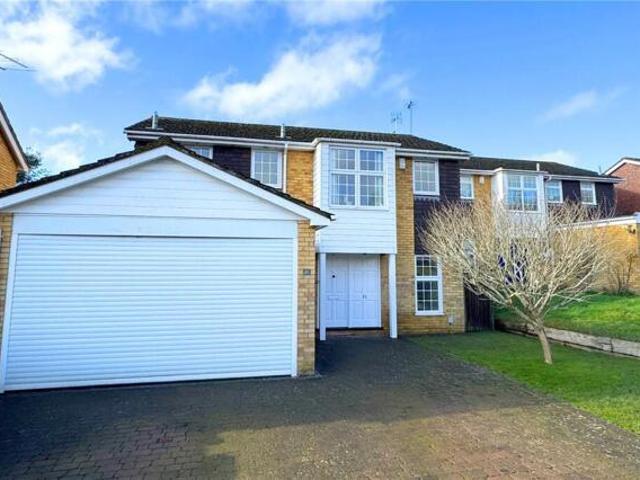 4 Bedroom House Hook Hampshire 99951912