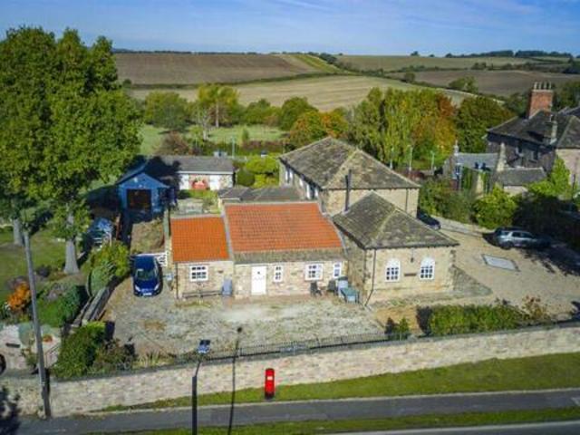 4 Bedroom House Hooton Roberts Hooton Roberts LS99773619