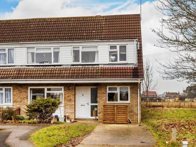 4 Bedroom House Horley Surrey 98377530