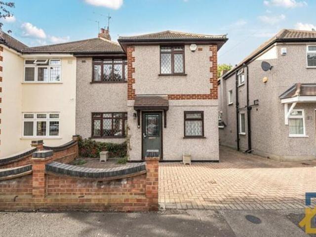 4 Bedroom House Hornchurch Greater London 100058290