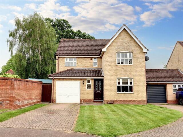 4 Bedroom House Horsford Horsford LS101892317