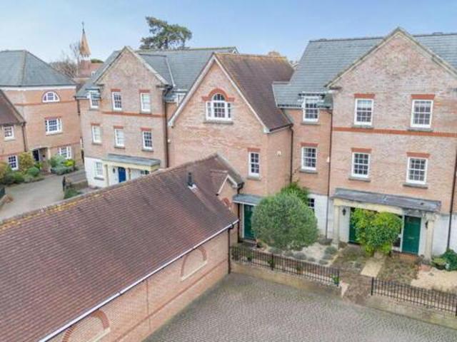4 Bedroom House Horsham West Sussex 99839997