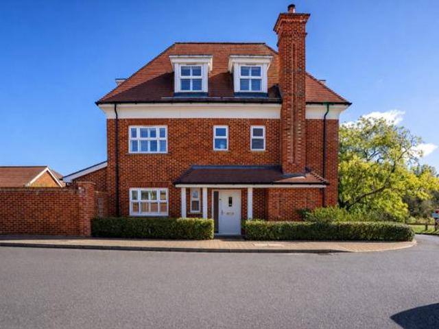 4 Bedroom House Horsham West Sussex LS98968909