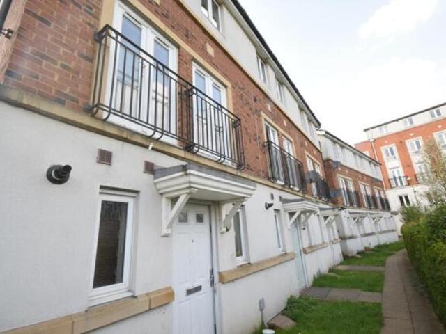 4 Bedroom House Hatfield Hertfordshire 101484735