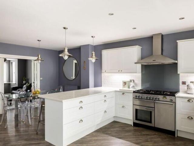 4 Bedroom House Haywards Heath West Sussex LS98834282