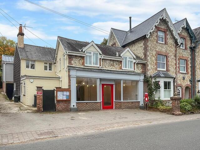 4 Bedroom House Hampshire Hampshire 99277850