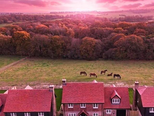 4 Bedroom House Hampshire Hampshire 100263224