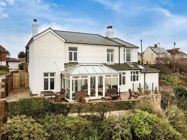 4 Bedroom House Hampshire Hampshire 101955341