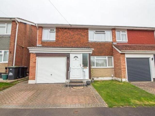 4 Bedroom House Hampshire Hampshire LS101777620