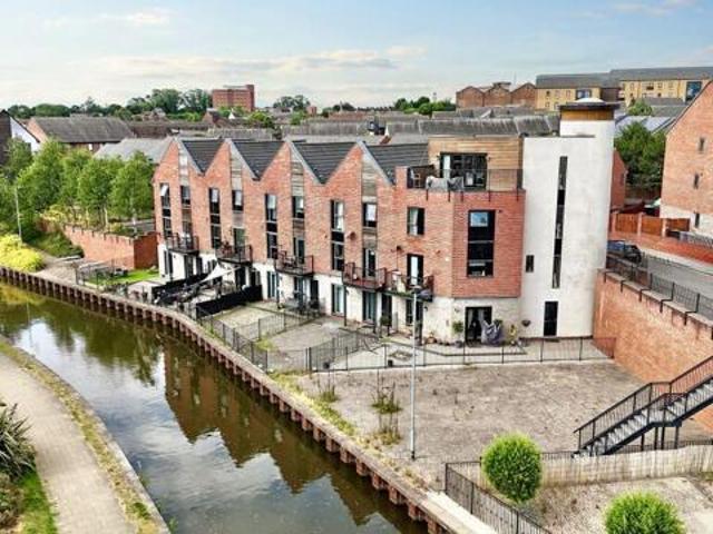 4 Bedroom House Hanley Stoke on Trent LS100881552
