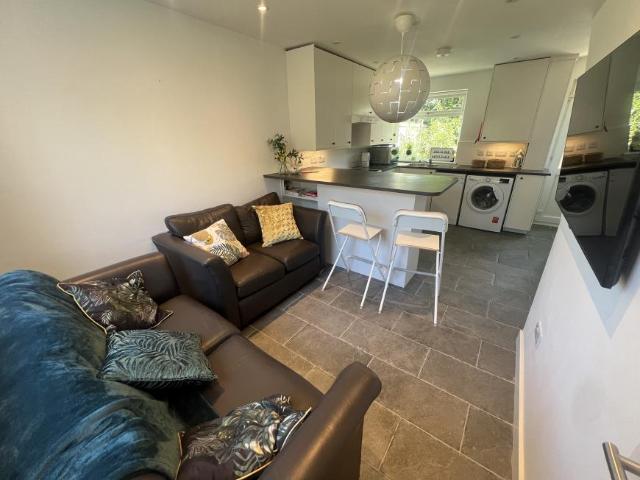 4 Bedroom House Harborne West Midlands 99044472