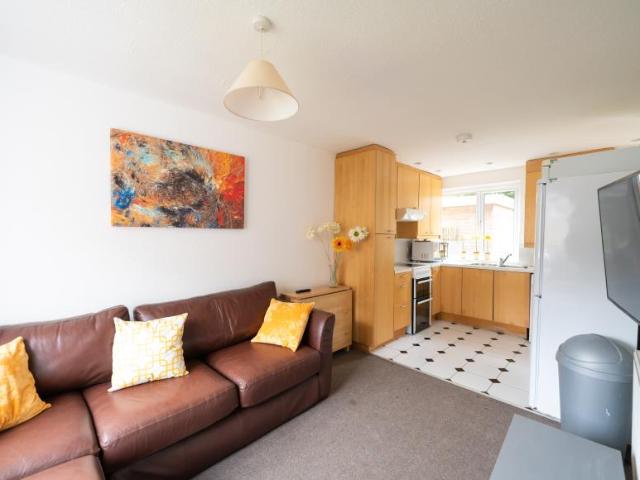 4 Bedroom House Harborne West Midlands 99044475