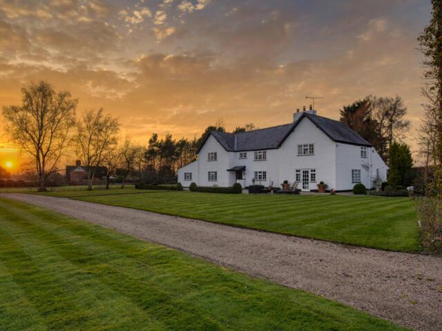 4 Bedroom House Hargrave Cheshire West And Chester 98062466