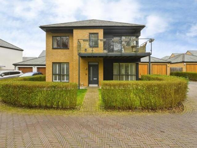 4 Bedroom House Harlow Essex LS101676047