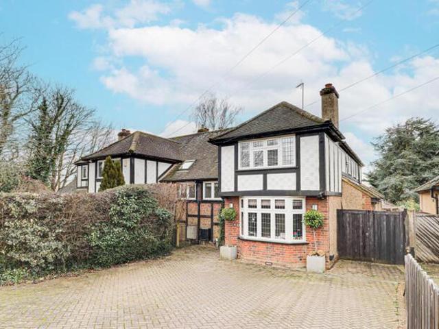 4 Bedroom House Harpenden Hertfordshire LS100456327