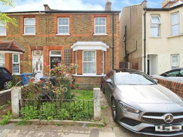 4 Bedroom House Harrow Great London 101961716