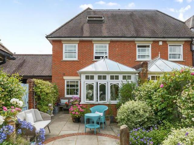 4 Bedroom House Haslemere Surrey 100096831