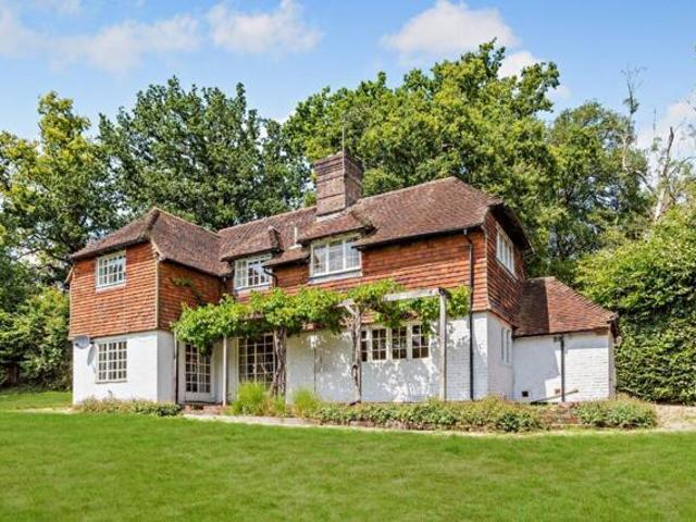 4 Bedroom House Haslemere Surrey LS100540803