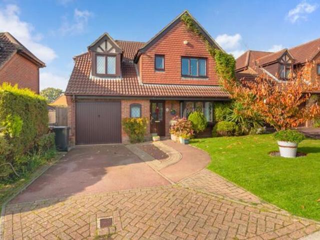 4 Bedroom House Heathfield East Sussex LS100456382