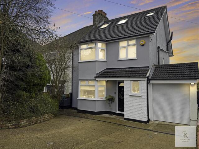 4 Bedroom House Hemel Hempstead Hertfordshire 101025366