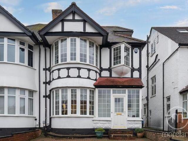 4 Bedroom House Hendon Greater London LS101777764