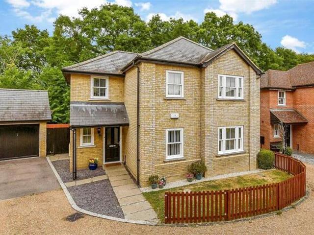 4 Bedroom House Herne Bay Kent LS100953656