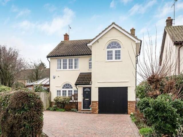 4 Bedroom House Hertfordshire Hertfordshire 99475779
