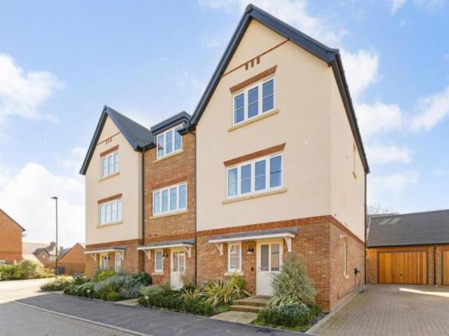 4 Bedroom House High Wycombe Buckinghamshire 98649073