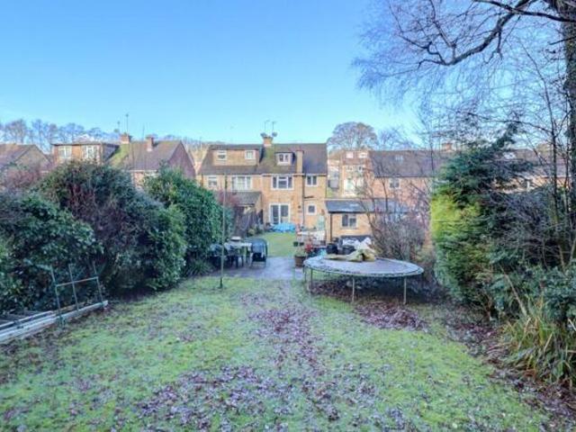 4 Bedroom House High Wycombe Buckinghamshire LS99380950