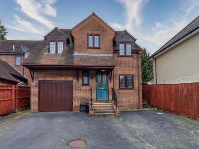 4 Bedroom House High Wycombe Buckinghamshire LS99986316