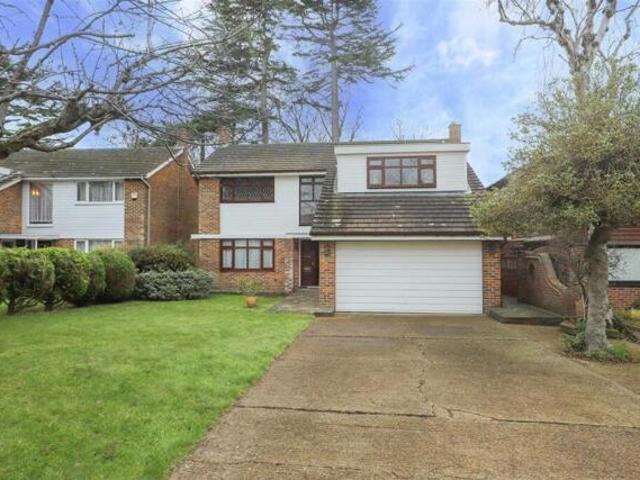 4 Bedroom House Hillingdon Greater London 98687582