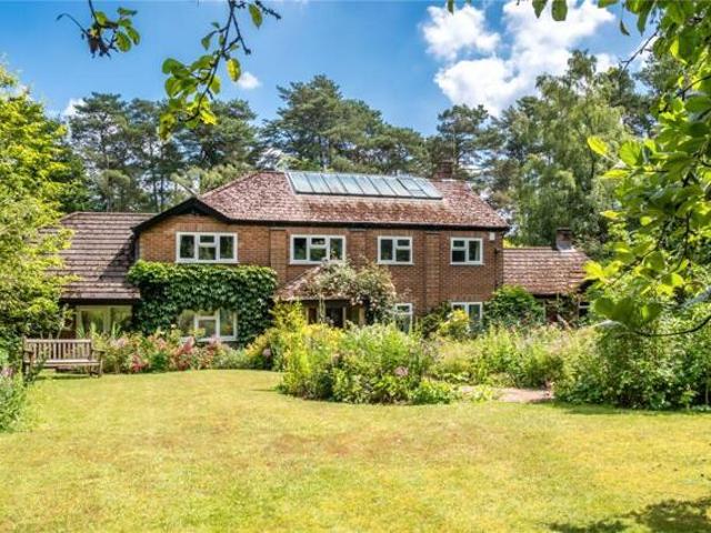 4 Bedroom House Hindhead Surrey LS100733826