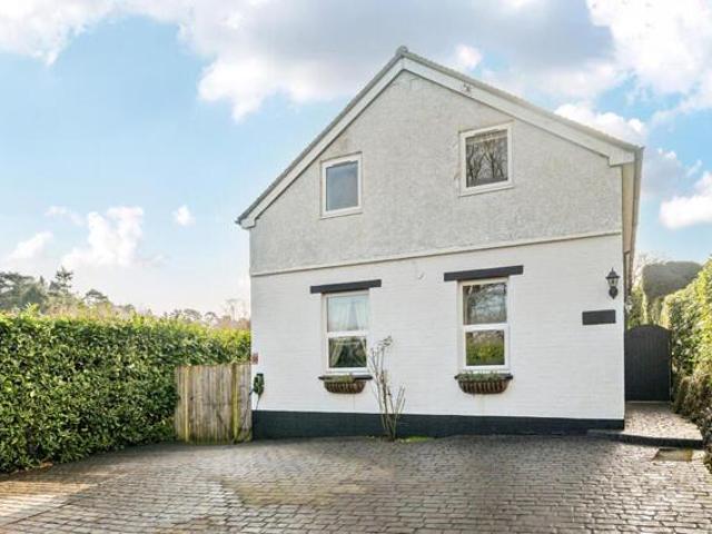 4 Bedroom House Hindhead Surrey 101955494