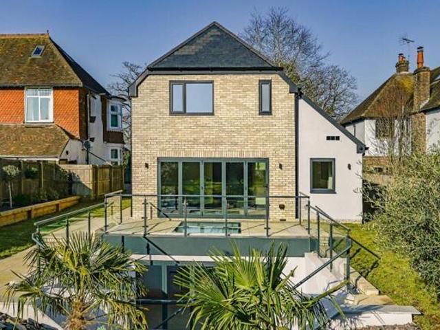 4 Bedroom House Hythe Kent 100648944