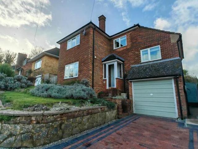 4 Bedroom House Hythe Hampshire LS98930347