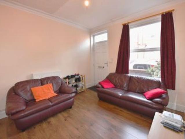 4 bedroom House in Carberry Place, Leeds