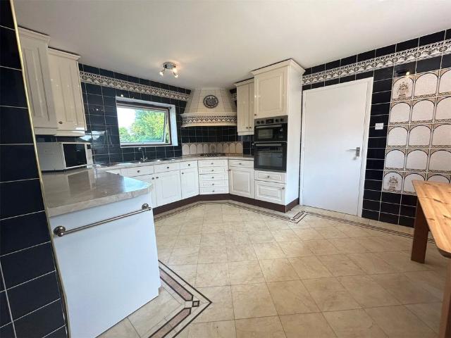 4 bedroom House in Cranbourne Chase, Winkfield, Windsor