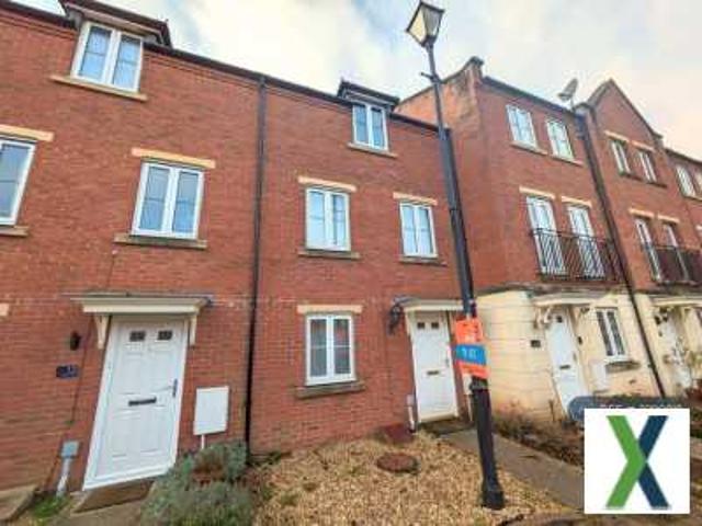 4 bedroom house in Curie Mews, Exeter, EX2 4 bed #2290818