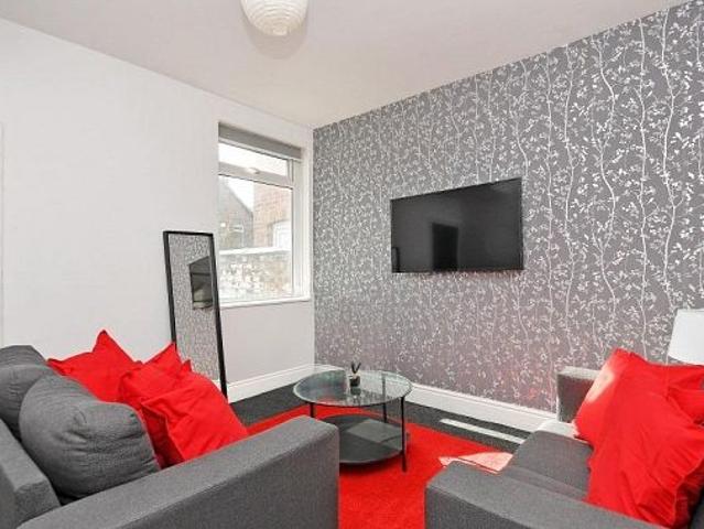 4 bedroom House in a great location!