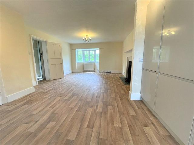 4 bedroom house in a semi rural location surrounded by open farmland