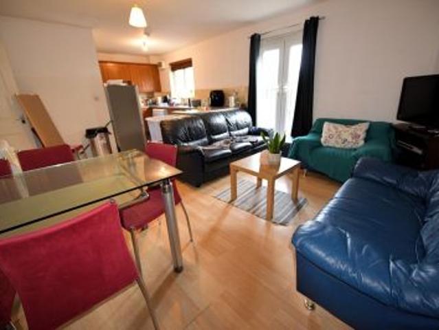 4 bedroom House in Abotts Mews, Leeds