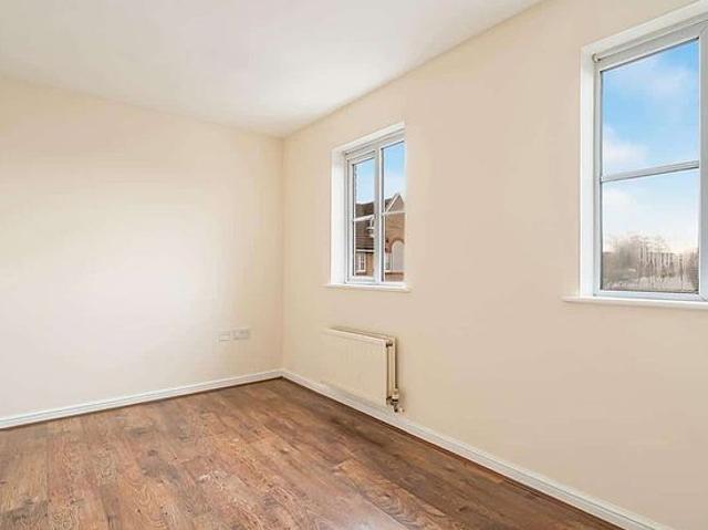 4 bedroom house in Barking
