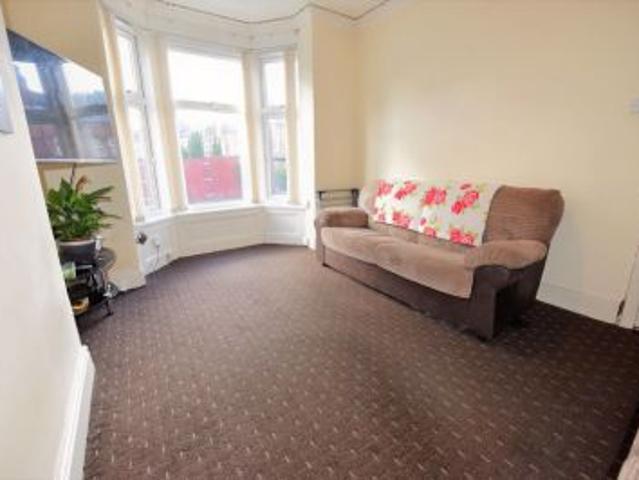 4 bedroom House in Burley Lodge Road, Leeds